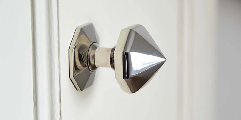 What’s the difference between Door Pulls and Door Knobs?