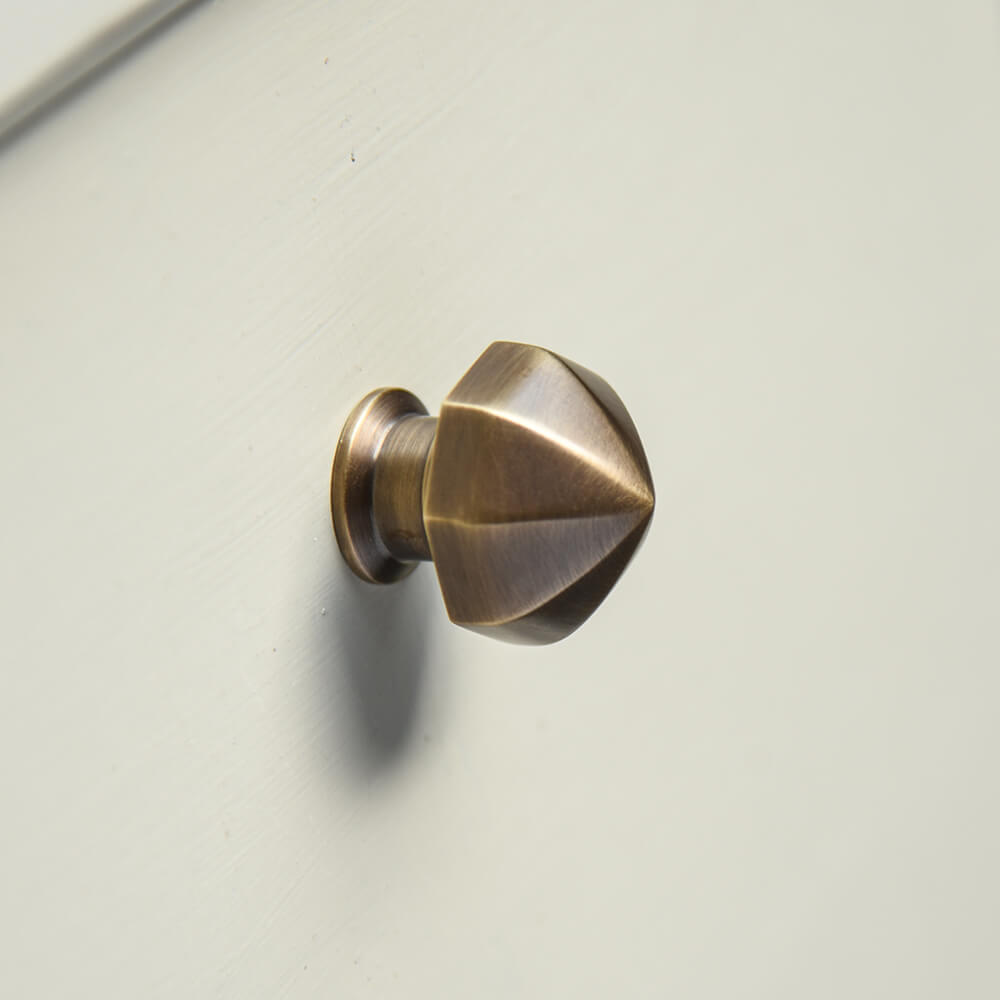 Cabinet knob - Antique brass cupboard knob - Brass drawer knob