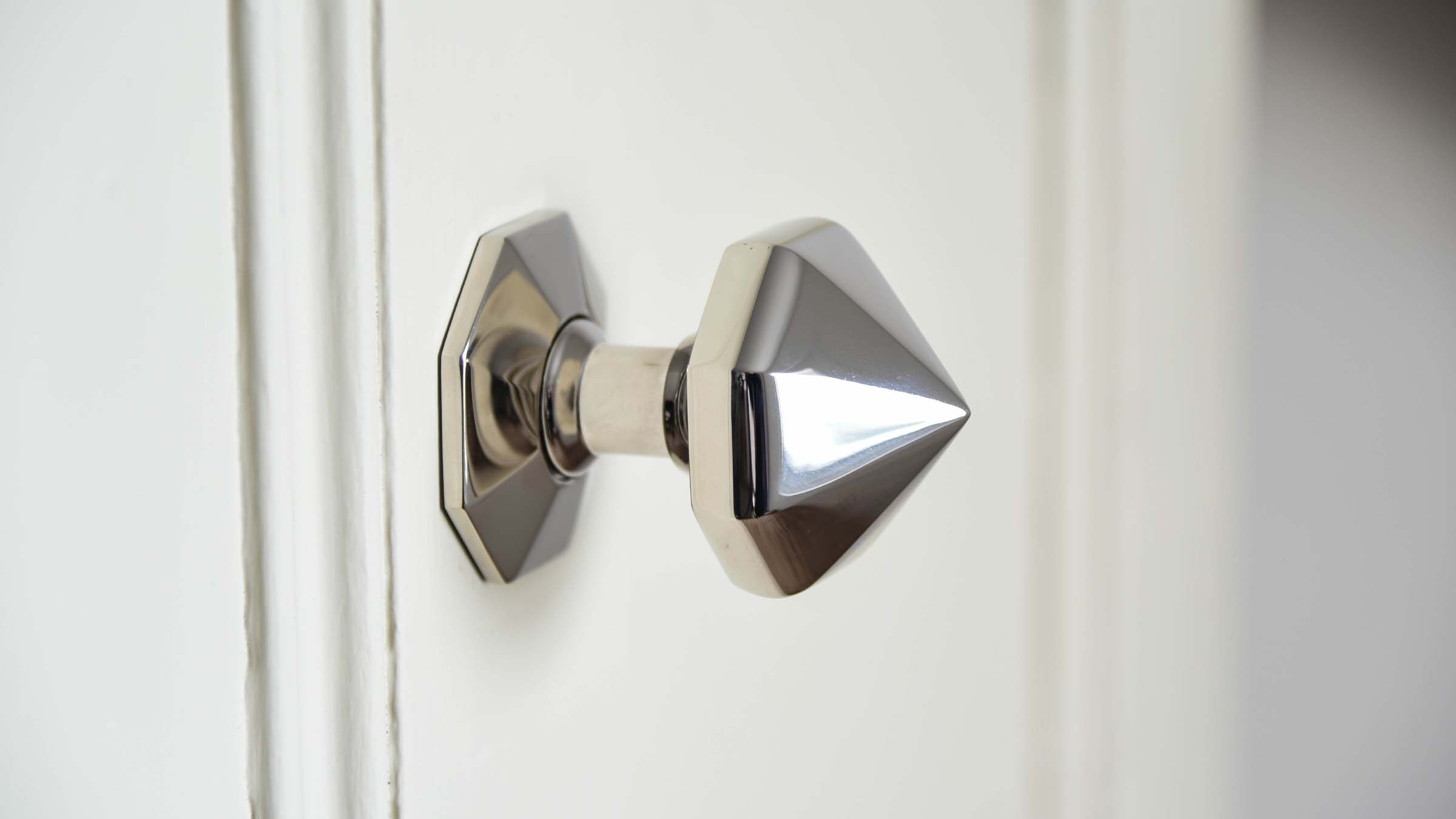 Pull Handles | Door Pulls & Centre door knob