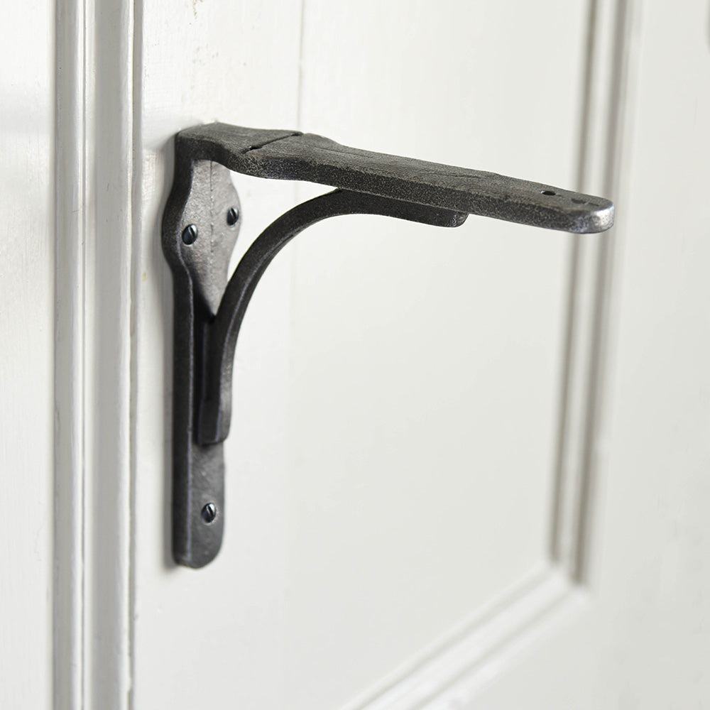Cast iron shelf brackets | Simple shelf brackets | Arched shelf brackets